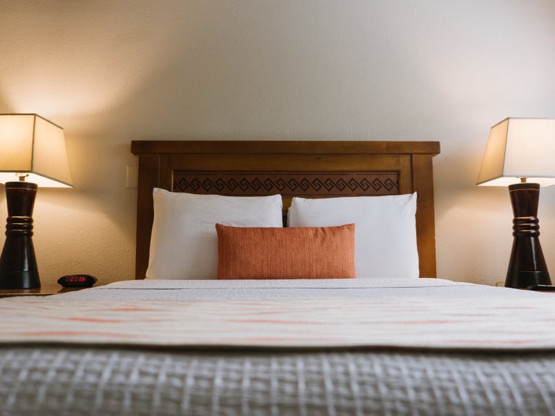 Hotel Rooms in Anaheim | Alamo Inn and Suites